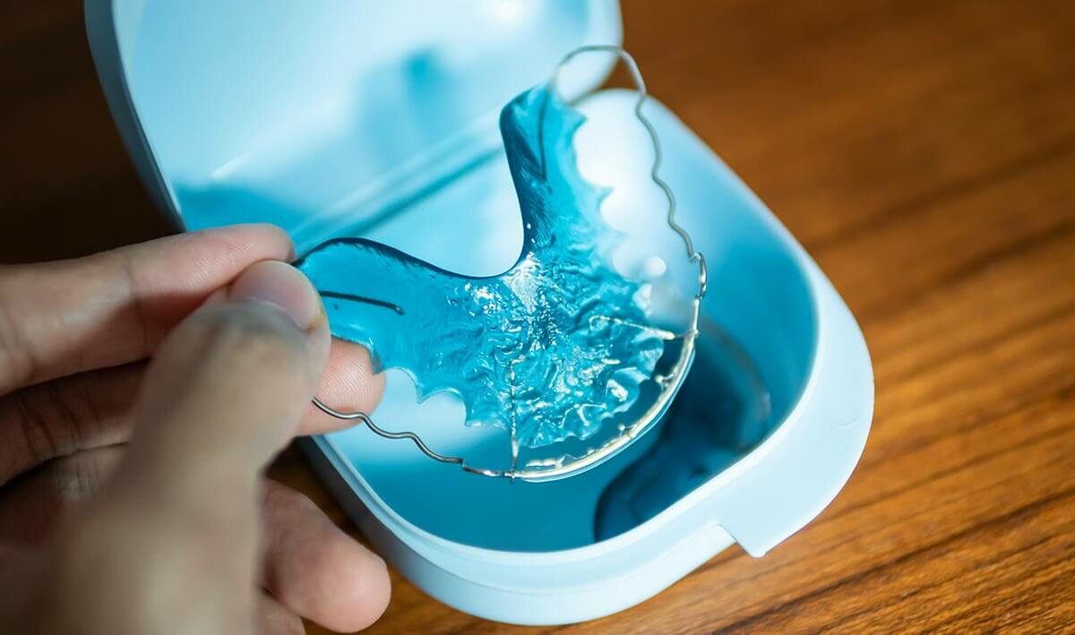 Retainers, Permanent vs. Removable Retainers | Voss Dental - Oral ...